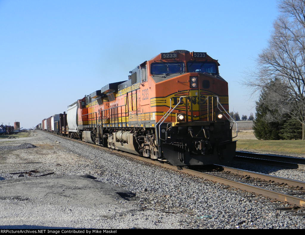 BNSF 5233